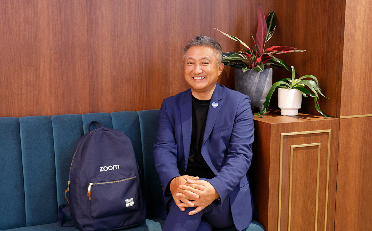 国民から愛されるZoom を誇りに「青い旗印」を掲げて日本をリード｜下垣典弘代表（ZVC JAPAN株式会社） - BRIIN